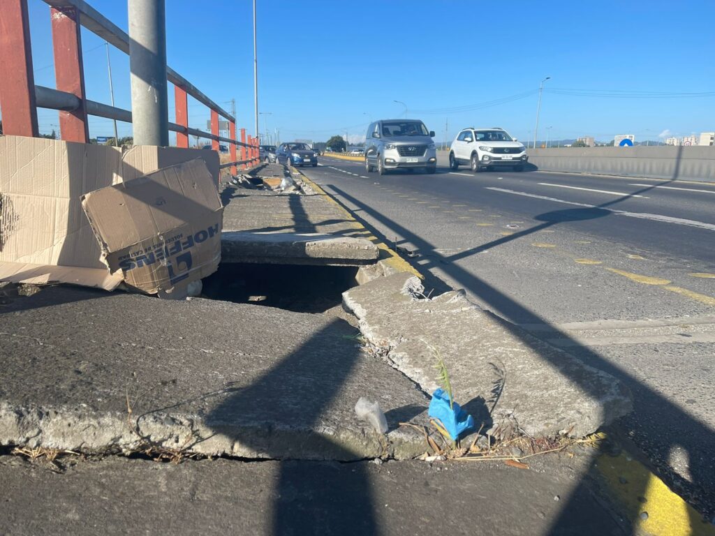 El deplorable estado del puente Juan Pablo II: El Mop presenta acciones ...