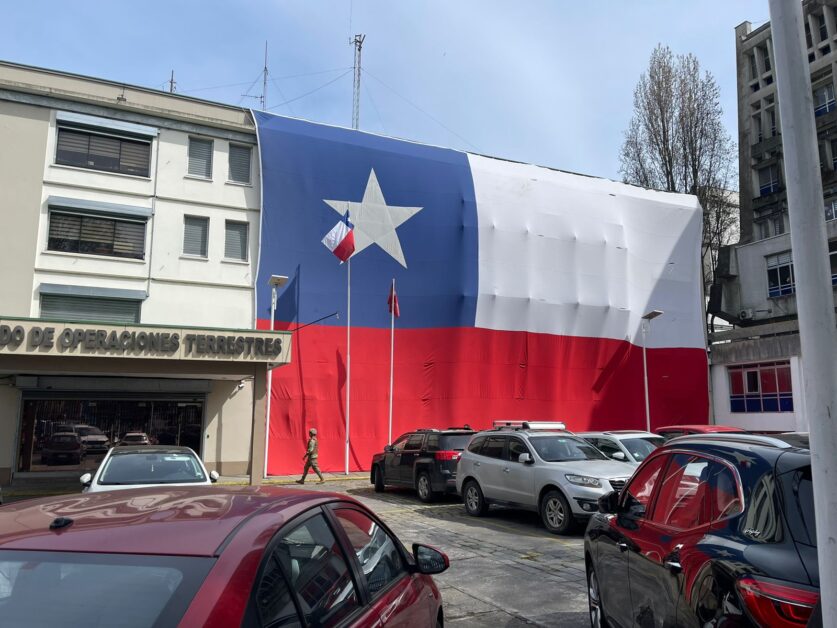 Histórica bandera chilena que ondeaba sobre el Morro de Arica ahora ...
