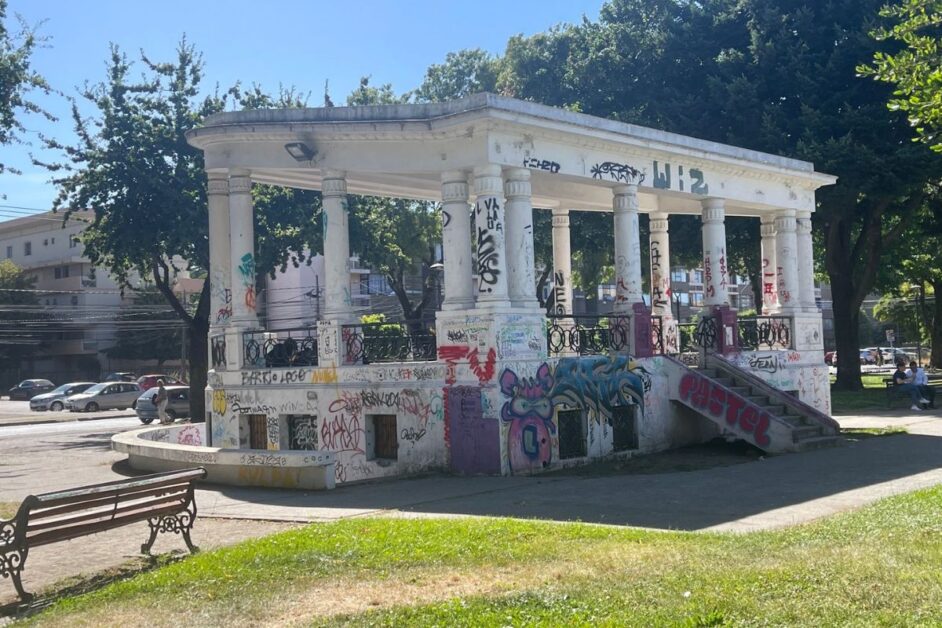 La decadencia de la tradicional Plaza Condell de Concepción